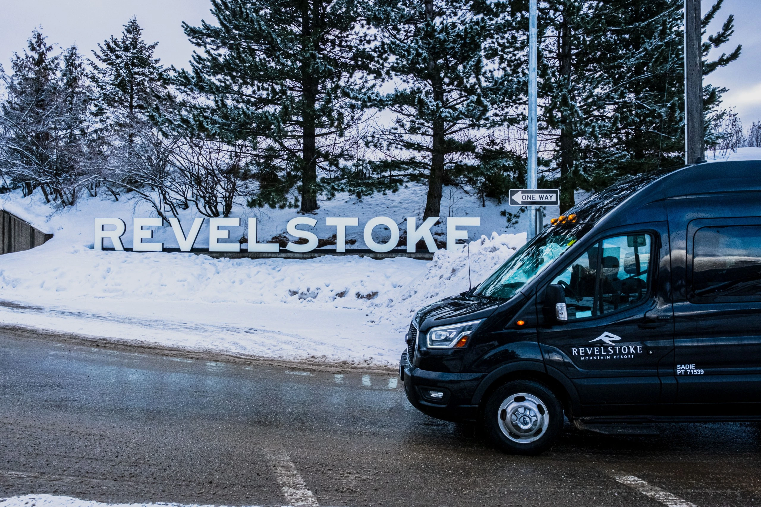 Kelowna Airport to Revelstoke | Revelstoke Transfers